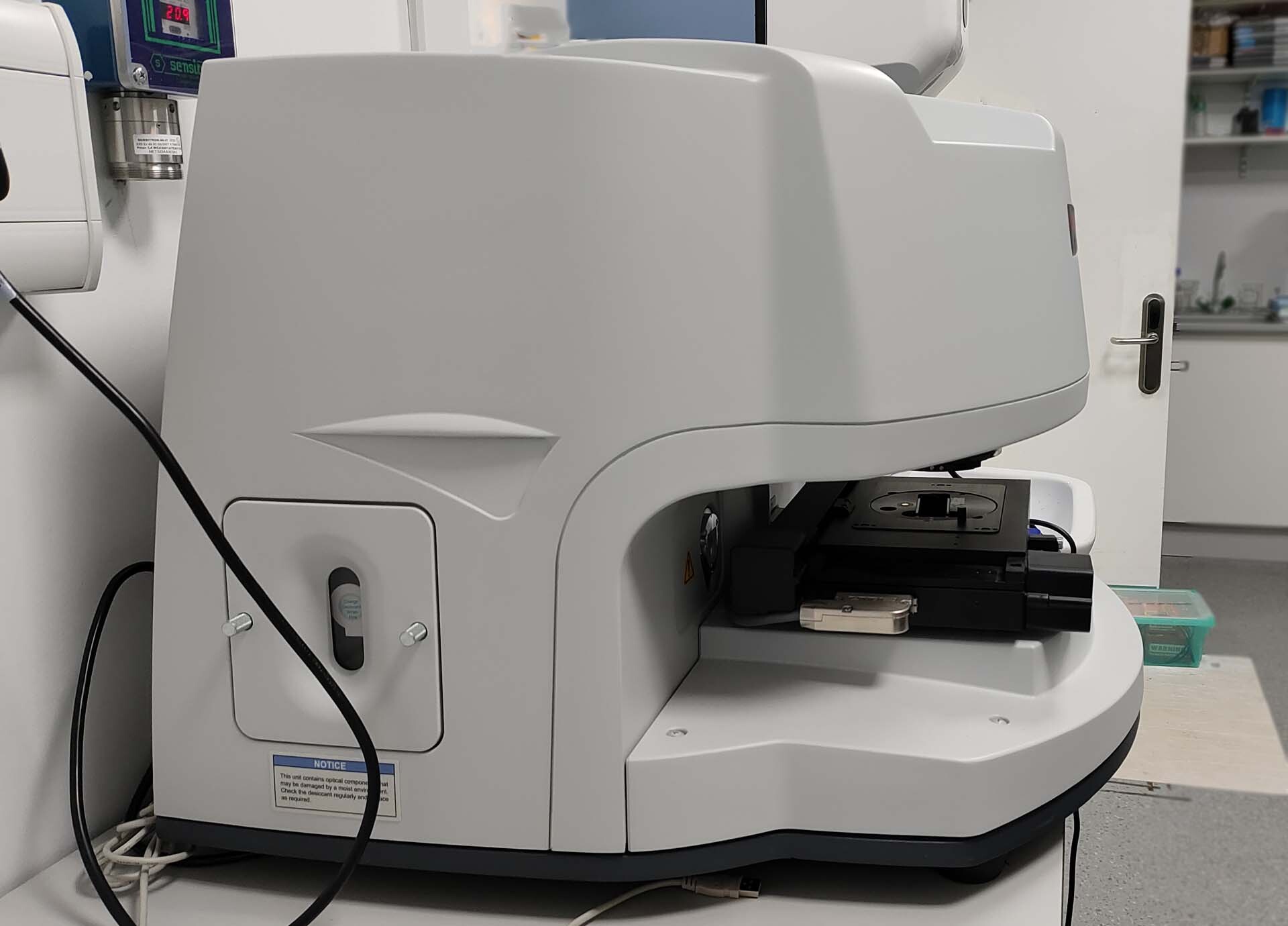 THERMO SCIENTIFIC Nicolet iN10 Microscope used for sale price ...