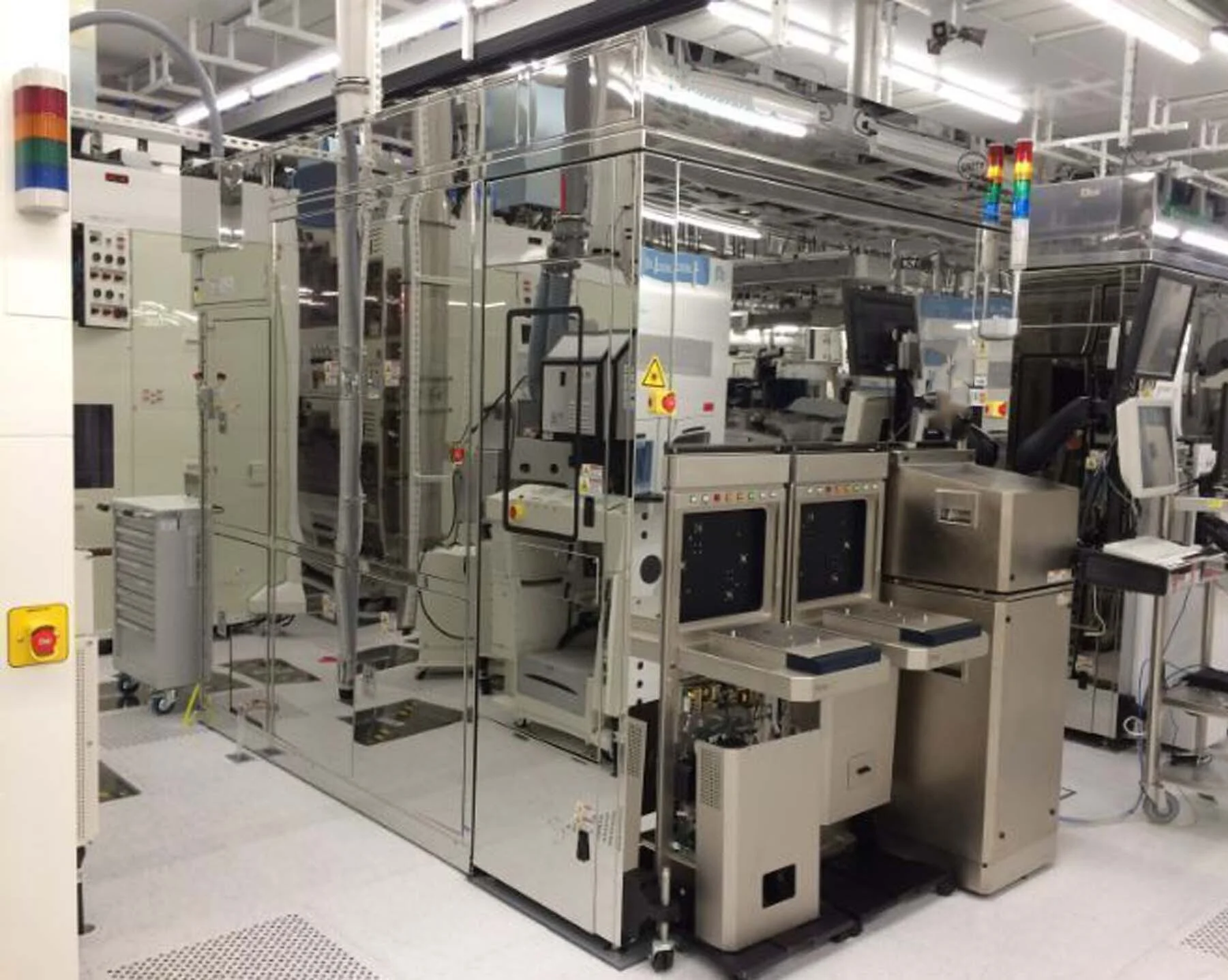 ULTRATECH LSA 100A Stepper used for sale price #9358442, 2005 > buy ...