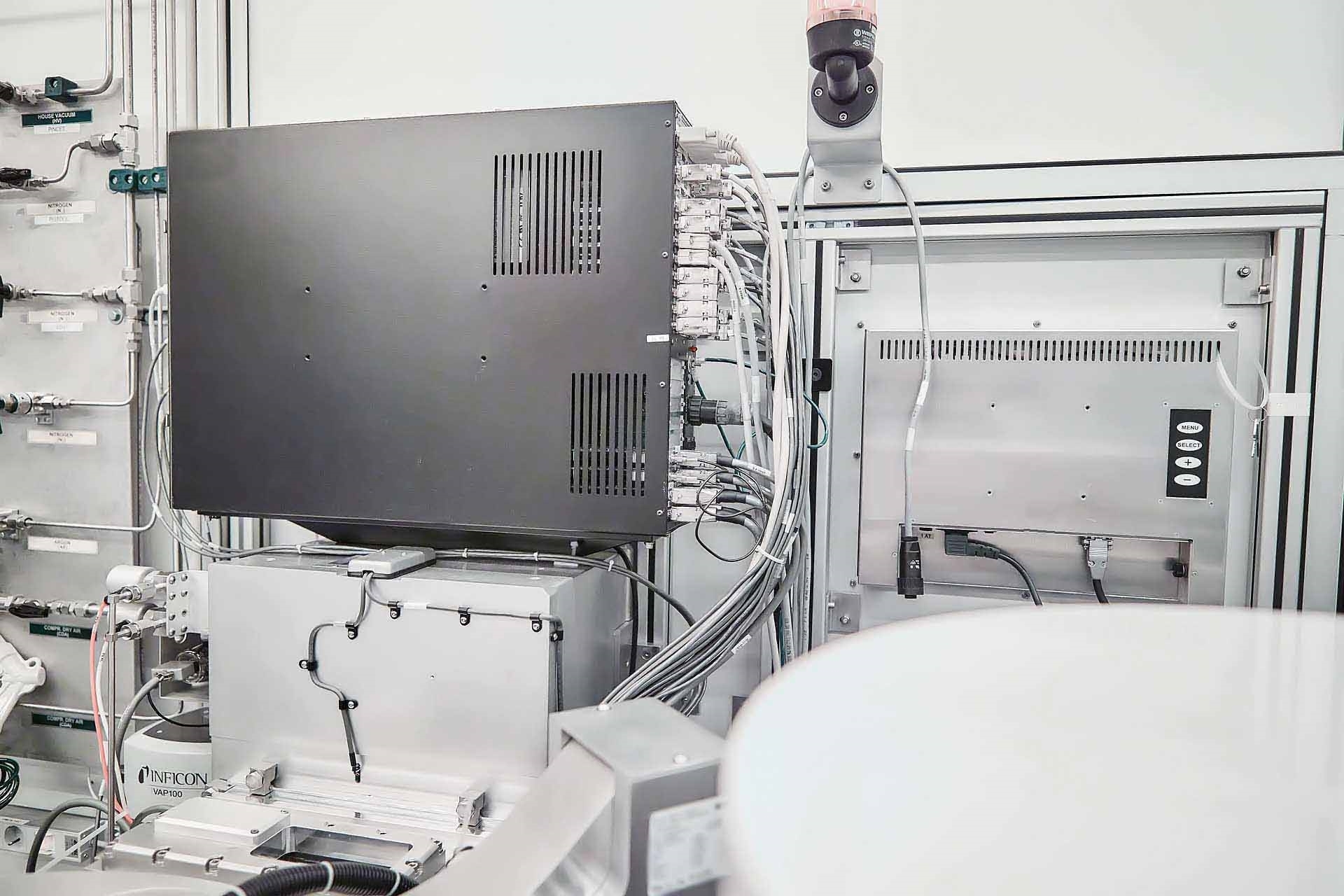 UNAXIS Clusterline 200 used for sale price #9189483, 2000 > buy from CAE