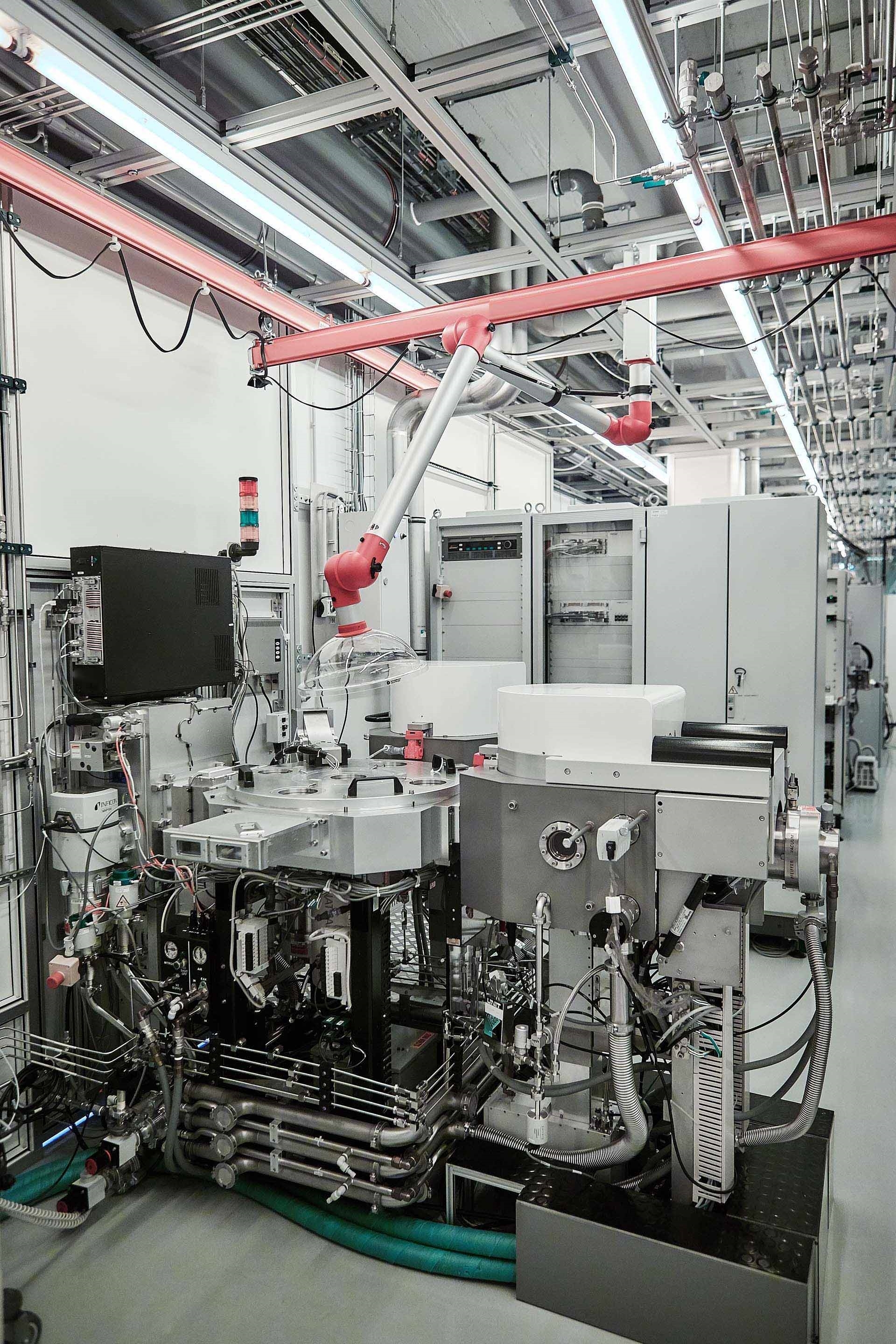 UNAXIS Clusterline 200 used for sale price #9189483, 2000 > buy from CAE