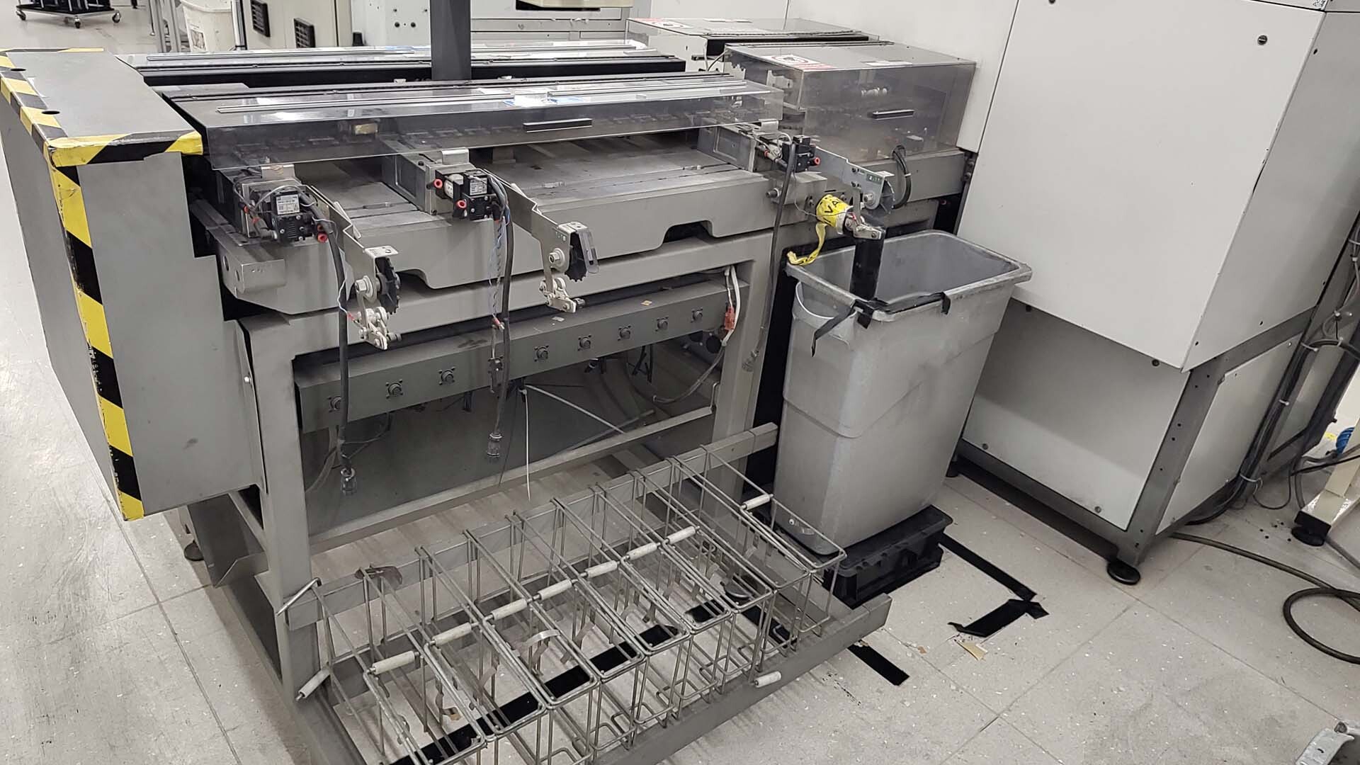 UNIVERSAL Axial inserter 판매 가격 #293794579에 사용됨 > CAE에서 구매