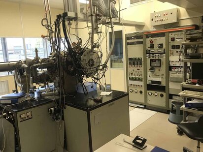 VEECO GEN II (MOLECULAR BEAM EPITAXY) for sale (used, price) > buy from CAE