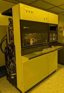 VARIAN 3180 Sputtering System used for sale price #293758973, 2001 ...