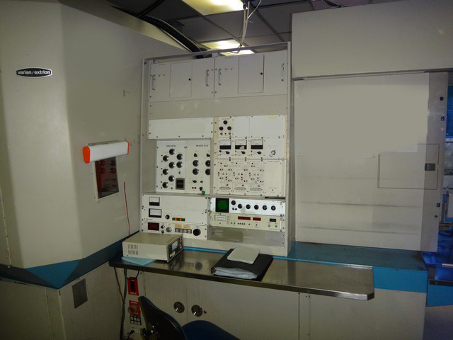 VARIAN CF 3000 Ion Implanter & Monitor used for sale price #9077827 ...