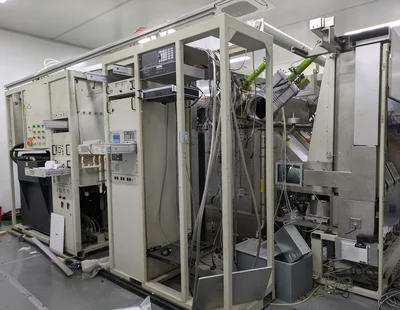 VARIAN Extrion 1000 이온 주입기 & 모니터 판매 가격 #293774602에 사용됨 > CAE에서 구매