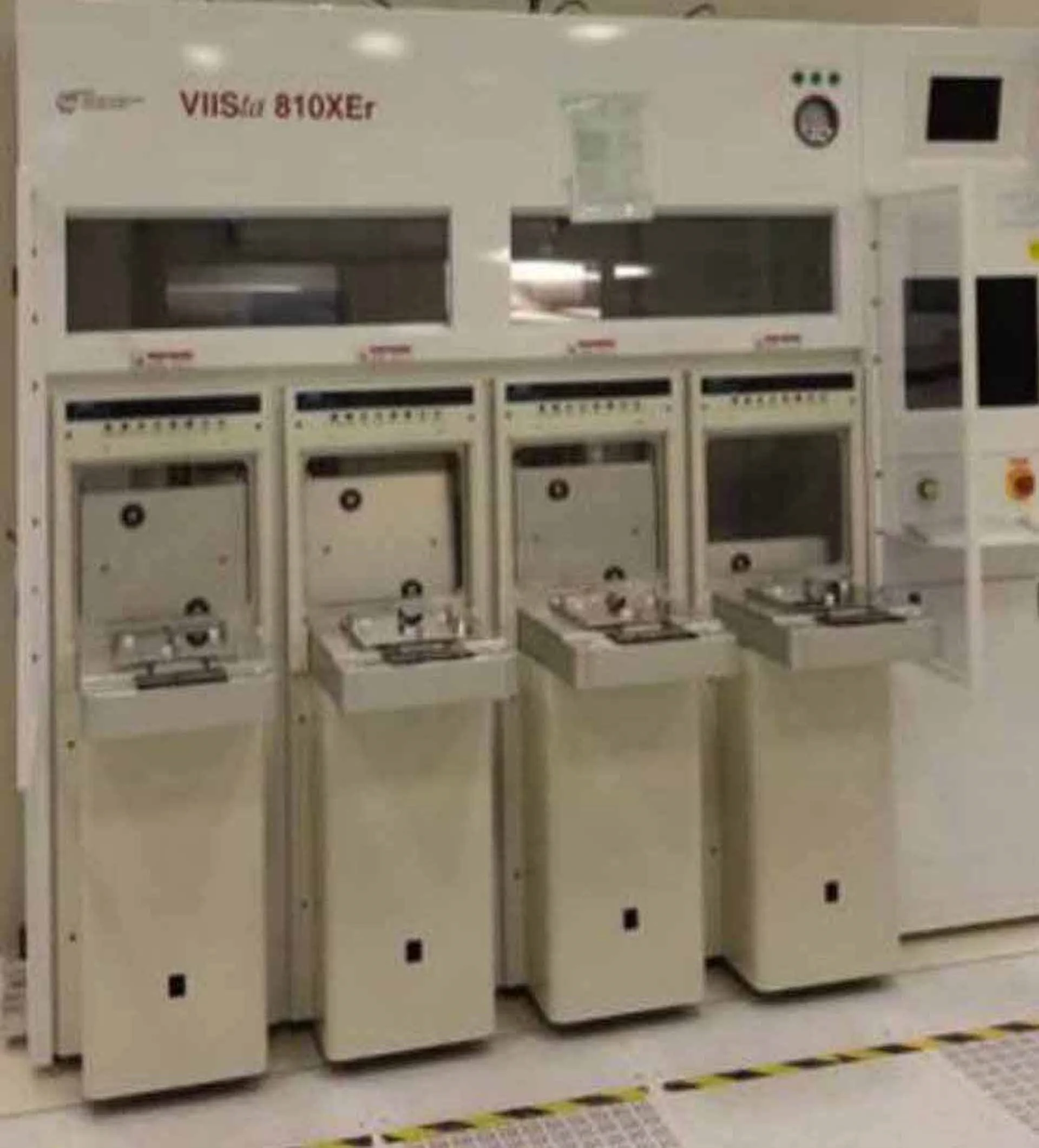 VARIAN VIISta 810Xer 離子植入機及螢幕 用於銷售價格 #9215997 > 從 CAE 購買
