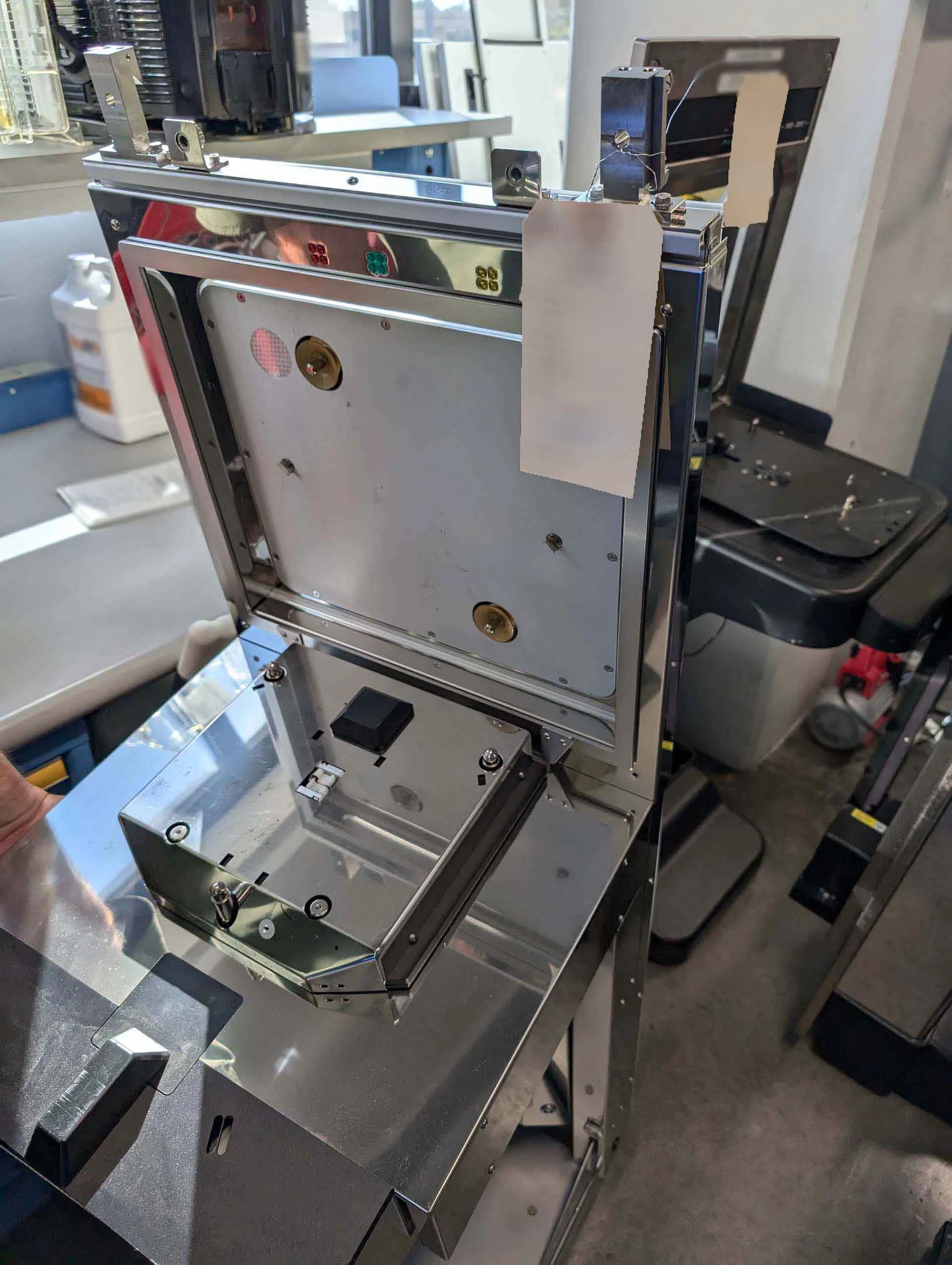 VARIOUS Lot of (40) load ports Reactor used for sale price #293751890 ...