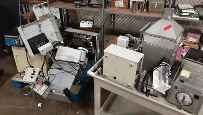 VARIOUS Lot of laboratory equipment 실험실 장비 & 액세서리 판매 가격 #9302188에 사용됨 ...