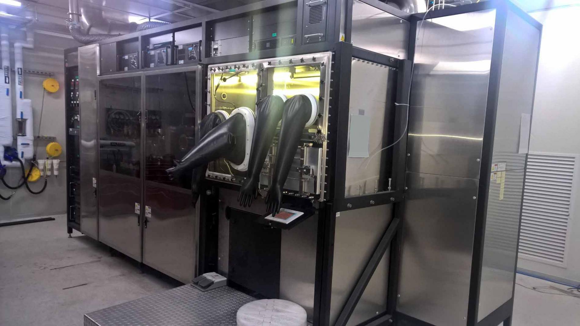 VEECO / EMCORE TurboDisc E450 LDM Reactor used for sale price #9115930 ...