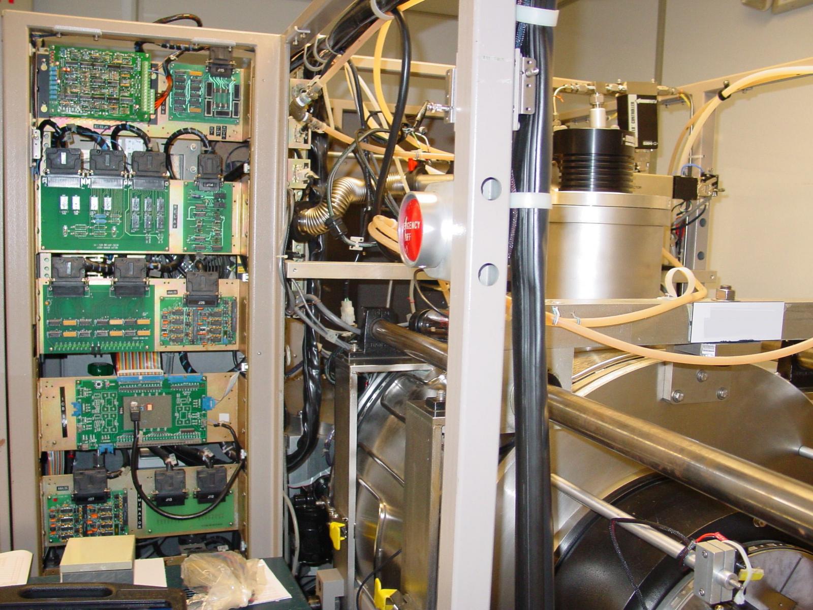 VEECO Microetch LL250 Etcher / Asher used for sale price #9122997 > buy ...