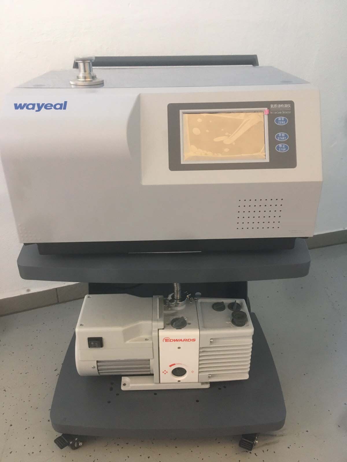 WAYEAL Helium leak meter 스크라이버 / 다이서 판매 가격 #293774998에 사용됨 > CAE에서 구매