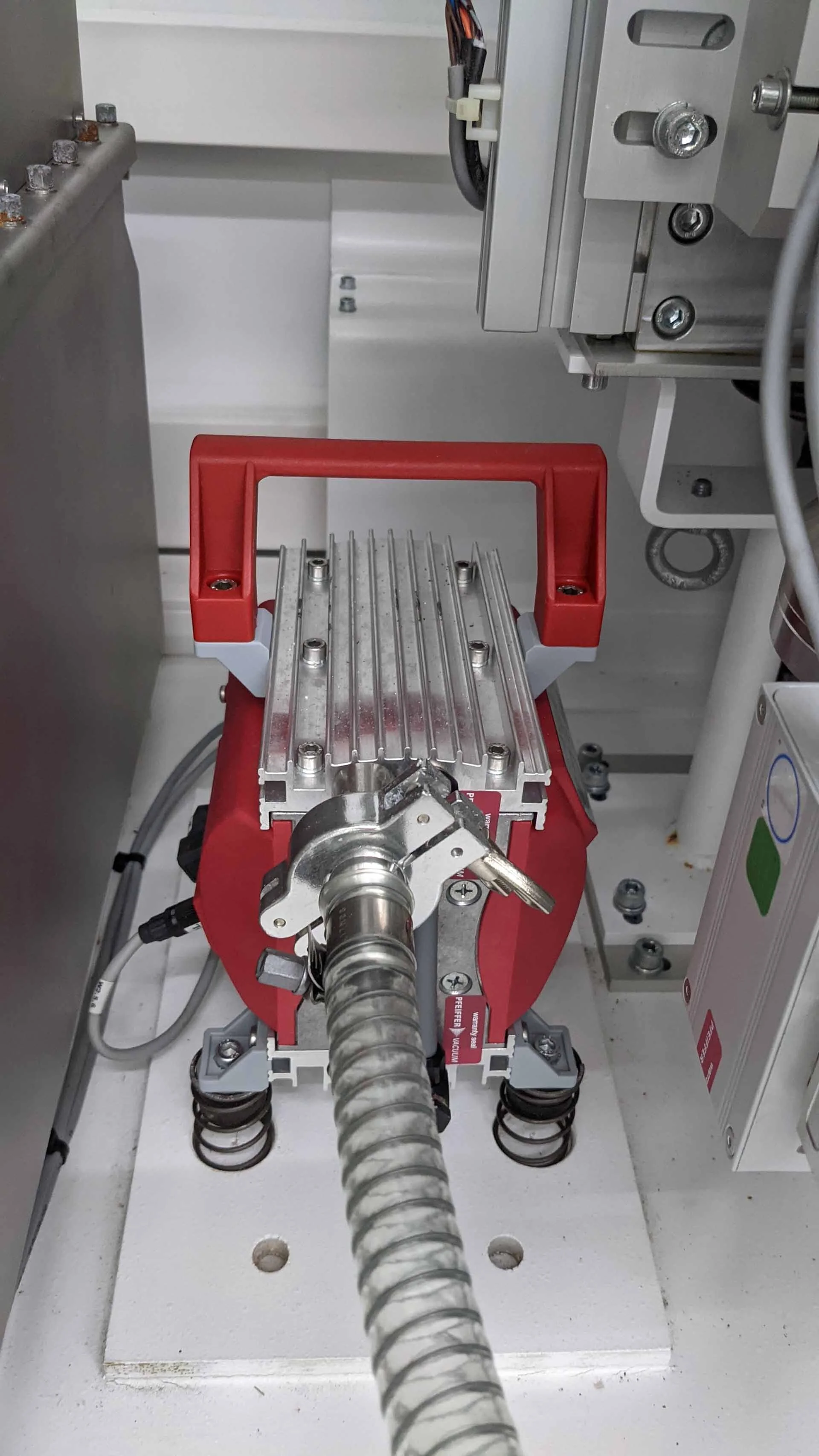 YXLON Y Cougar SMT X-ray Equipment used for sale price YXLON Y Cougar SMT X-ray Equipment used for sale price