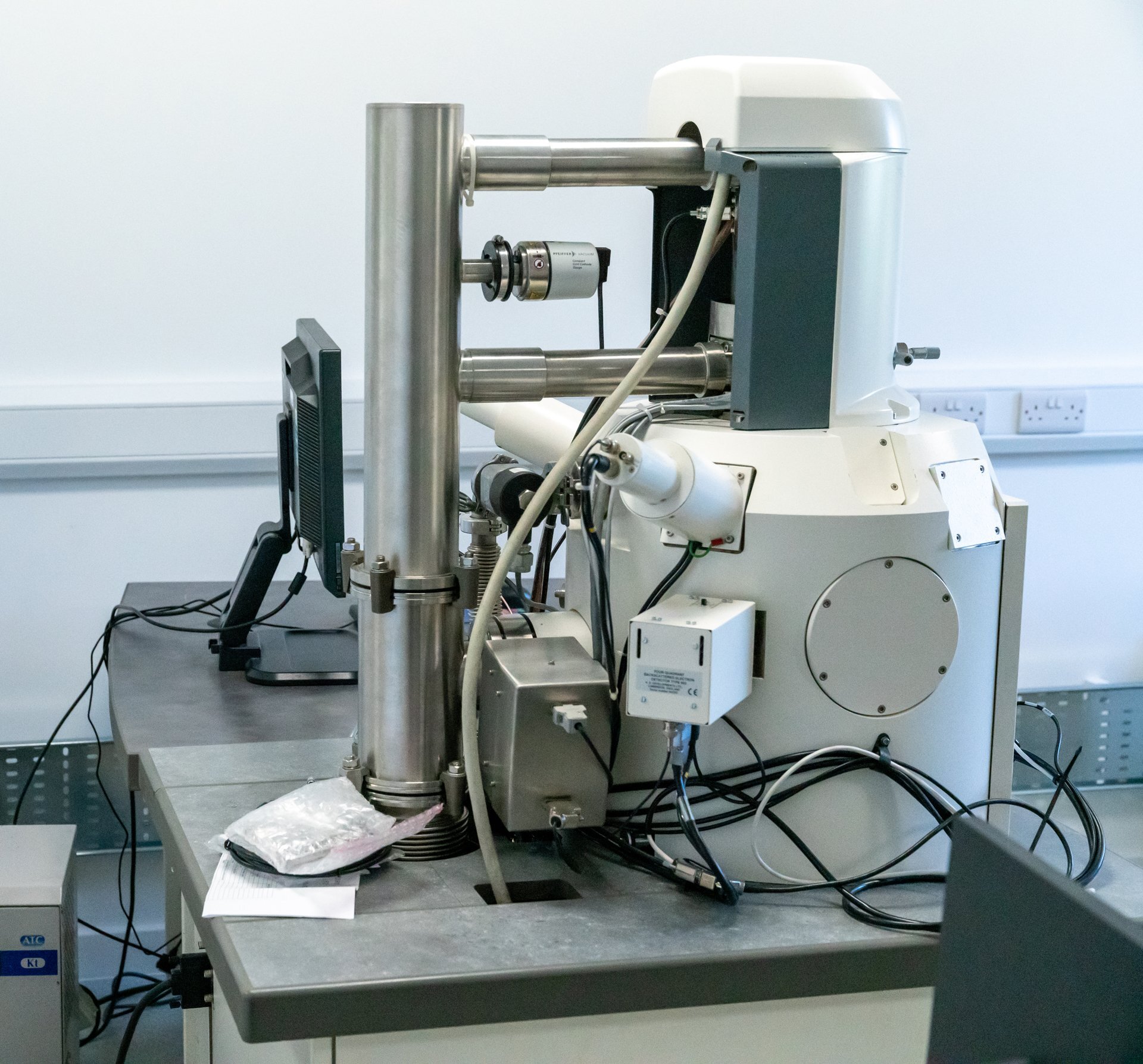 ZEISS EVO 60 XVP SEM used for sale price #293636307 > buy from CAE