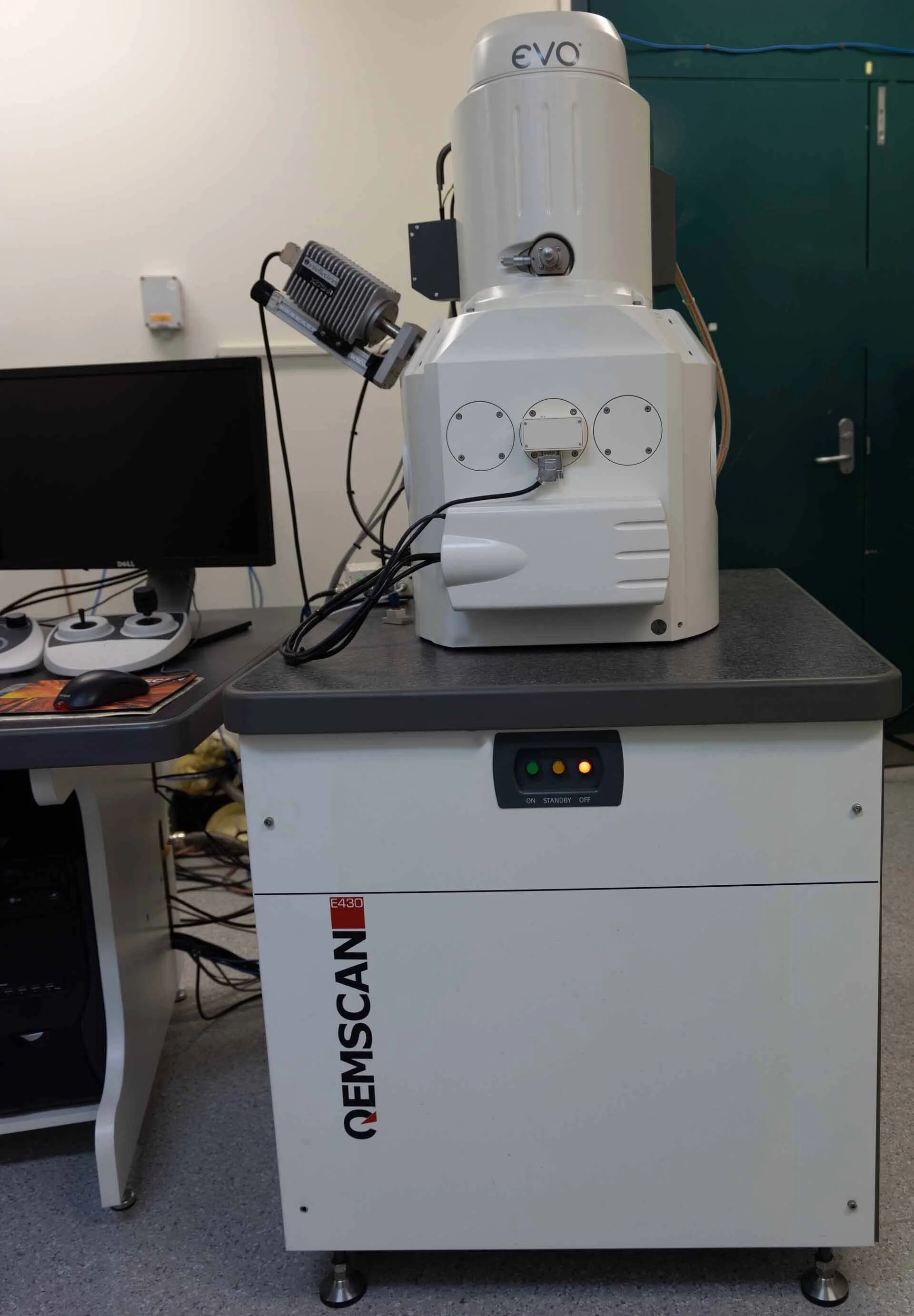 ZEISS EVO Qemscan SEM used for sale price #293655697 > buy from CAE