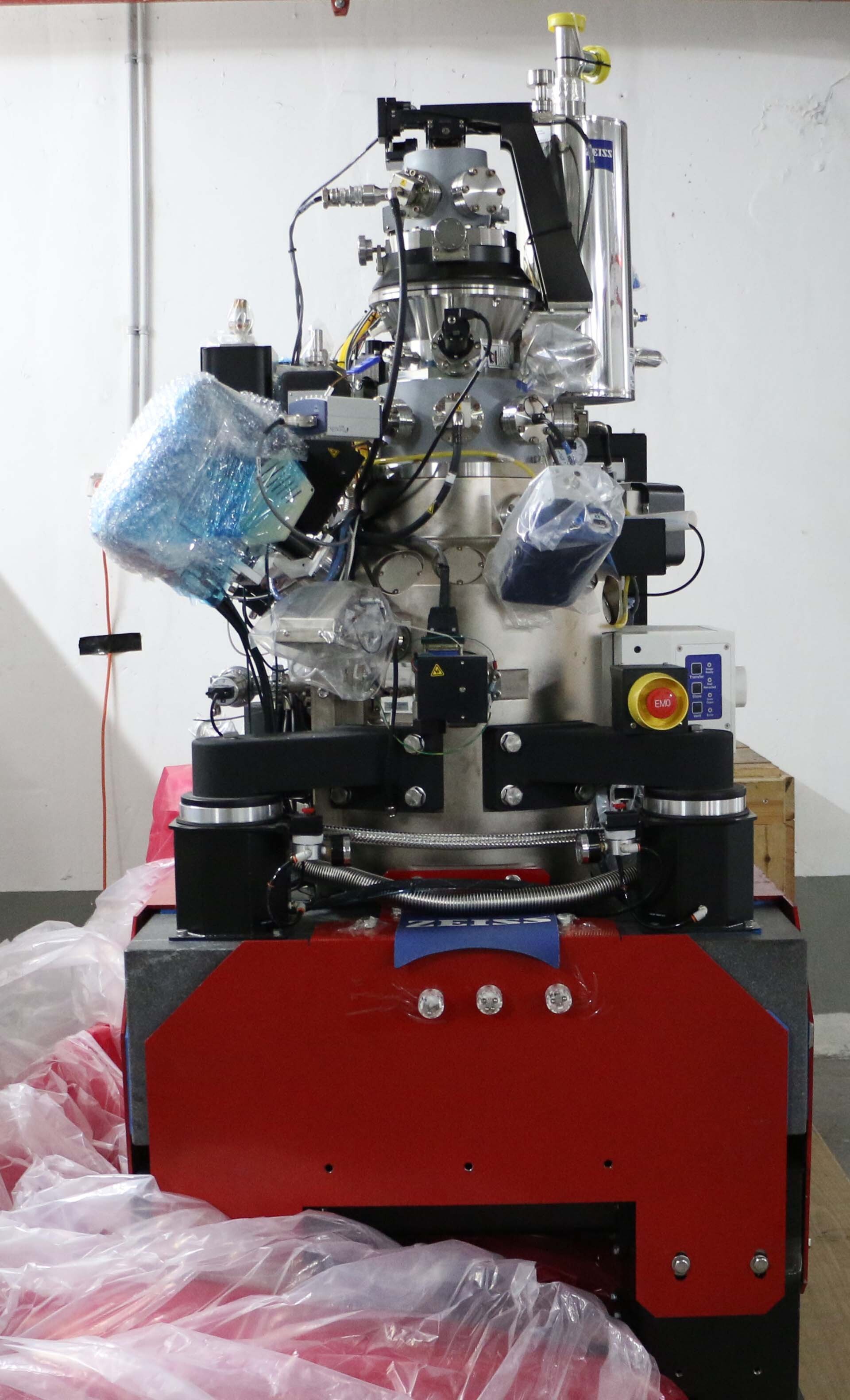 ZEISS Orion Nanofab SEM 已使用的 待售 價格 #293624148, > 買 從 CAE