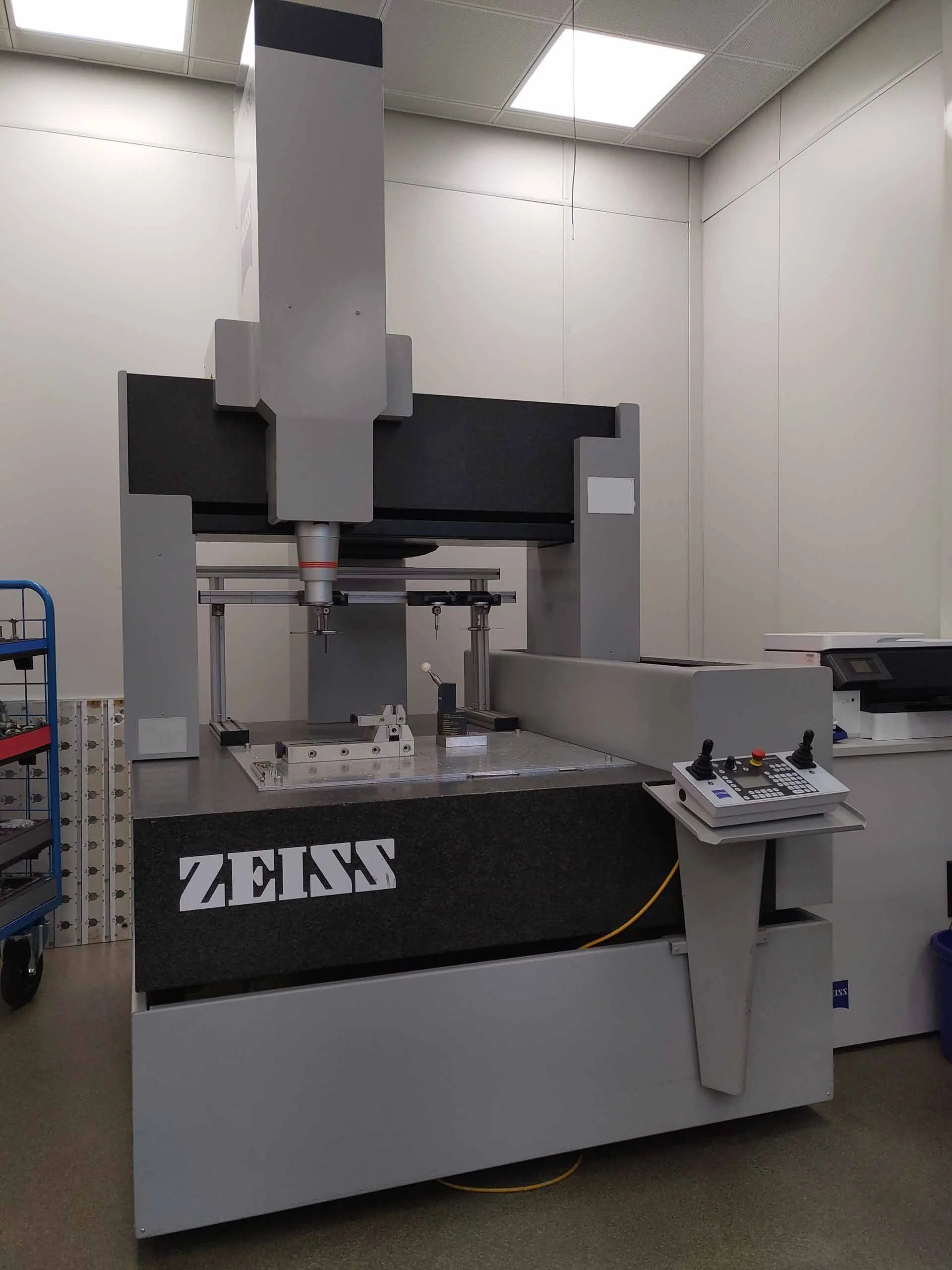 ZEISS UPMC 850 Optical Comparator used for sale price #9289355 > buy ...
